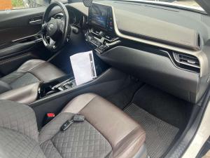 White Toyota C-HR 2017 in Panevezys, with an engine capacity of 1.80 L and mileage of 306 thousand km for 11200 €, photo 11 on AUTOMOTO.COM.LV