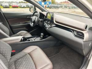 White Toyota C-HR 2017 in Siauliai, with an engine capacity of 1.80 L and mileage of 127 thousand km for 14900 €, photo 11 on AUTOMOTO.COM.LV
