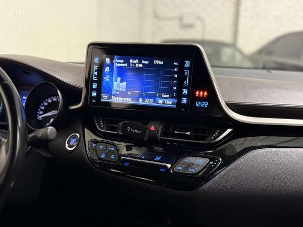 Белый Тойота C-HR 2017 в Клайпеда, объемом двигателя 1.80 л и пробегом 218 тыс. км за 14999 €, фото 5 на AUTOMOTO.COM.LV