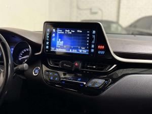 Белый Тойота C-HR 2017 в Клайпеда, объемом двигателя 1.80 л и пробегом 218 тыс. км за 14999 €, фото 5 на AUTOMOTO.COM.LV