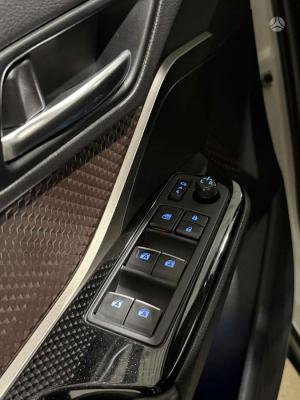 Белый Тойота C-HR 2017 в Клайпеда, объемом двигателя 1.80 л и пробегом 218 тыс. км за 14999 €, фото 12 на AUTOMOTO.COM.LV