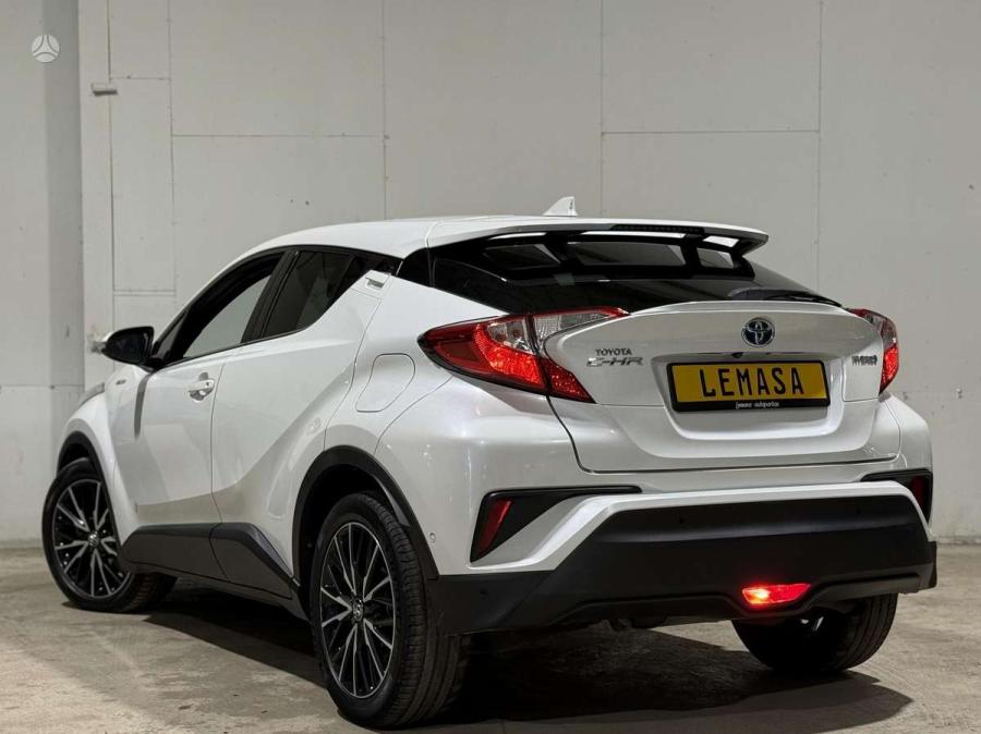 Белый Тойота C-HR 2017 в Клайпеда, объемом двигателя 1.80 л и пробегом 218 тыс. км за 14999 €, фото 18 на AUTOMOTO.COM.LV