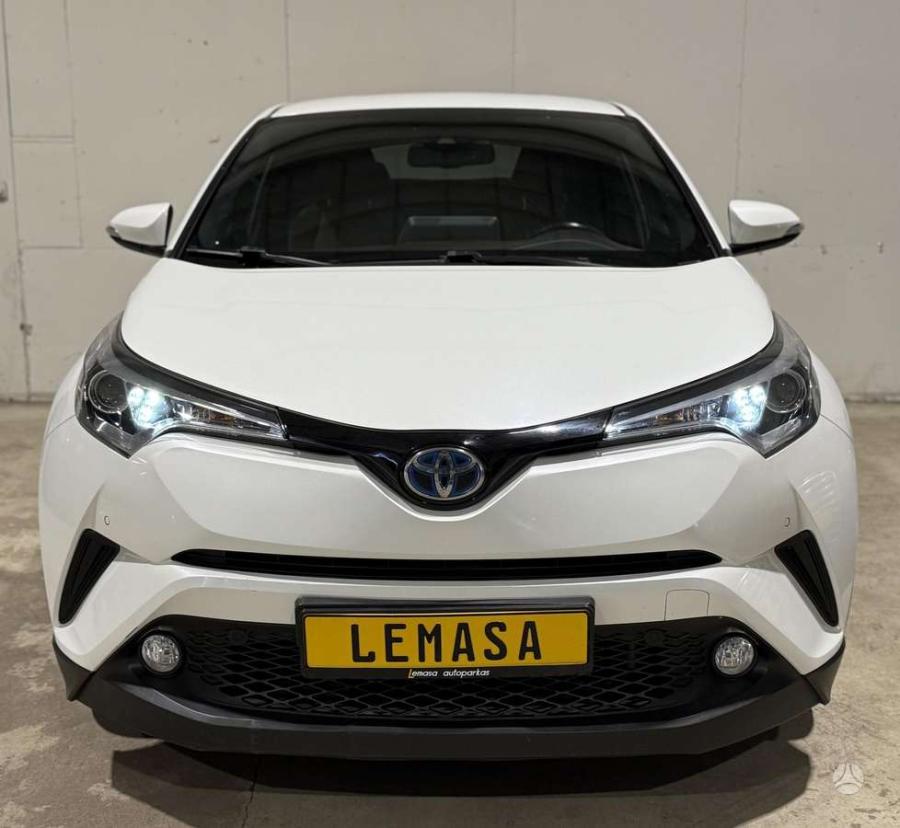 Белый Тойота C-HR 2017 в Клайпеда, объемом двигателя 1.80 л и пробегом 218 тыс. км за 14999 €, фото 27 на AUTOMOTO.COM.LV