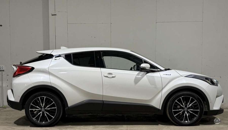 Белый Тойота C-HR 2017 в Клайпеда, объемом двигателя 1.80 л и пробегом 218 тыс. км за 14999 €, фото 35 на AUTOMOTO.COM.LV