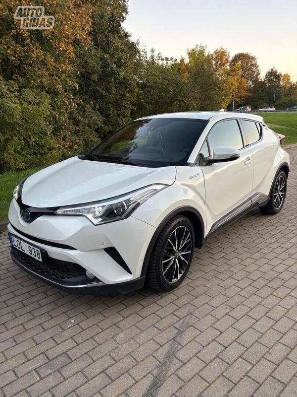 Balts Toyota C-HR 2017 Viļņa, ar dzinēja tilpumu 1.80 L un nobraukumu 126 tūkst. km par 16000 €, foto 1 vietnē AUTOMOTO.COM.LV