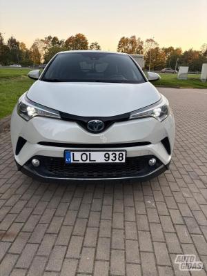 Balts Toyota C-HR 2017 Viļņa, ar dzinēja tilpumu 1.80 L un nobraukumu 126 tūkst. km par 16000 €, foto 4 vietnē AUTOMOTO.COM.LV