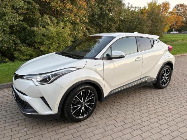 Balts Toyota C-HR 2017 Viļņa, ar dzinēja tilpumu 1.80 L un nobraukumu 126 tūkst. km par 16000 €, foto 5 vietnē AUTOMOTO.COM.LV