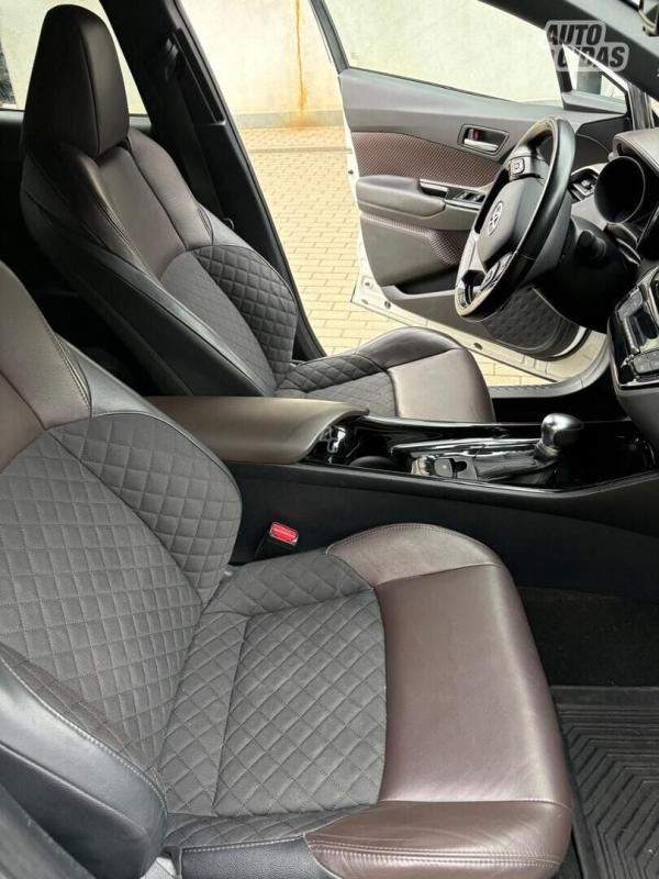 Balts Toyota C-HR 2017 Viļņa, ar dzinēja tilpumu 1.80 L un nobraukumu 126 tūkst. km par 16000 €, foto 7 vietnē AUTOMOTO.COM.LV