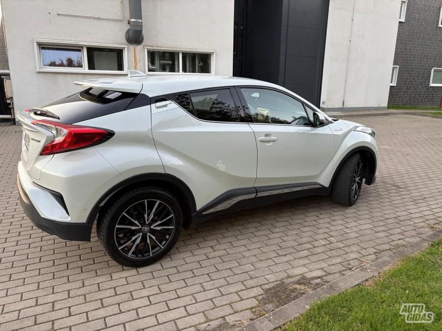 Balts Toyota C-HR 2017 Viļņa, ar dzinēja tilpumu 1.80 L un nobraukumu 126 tūkst. km par 16000 €, foto 10 vietnē AUTOMOTO.COM.LV