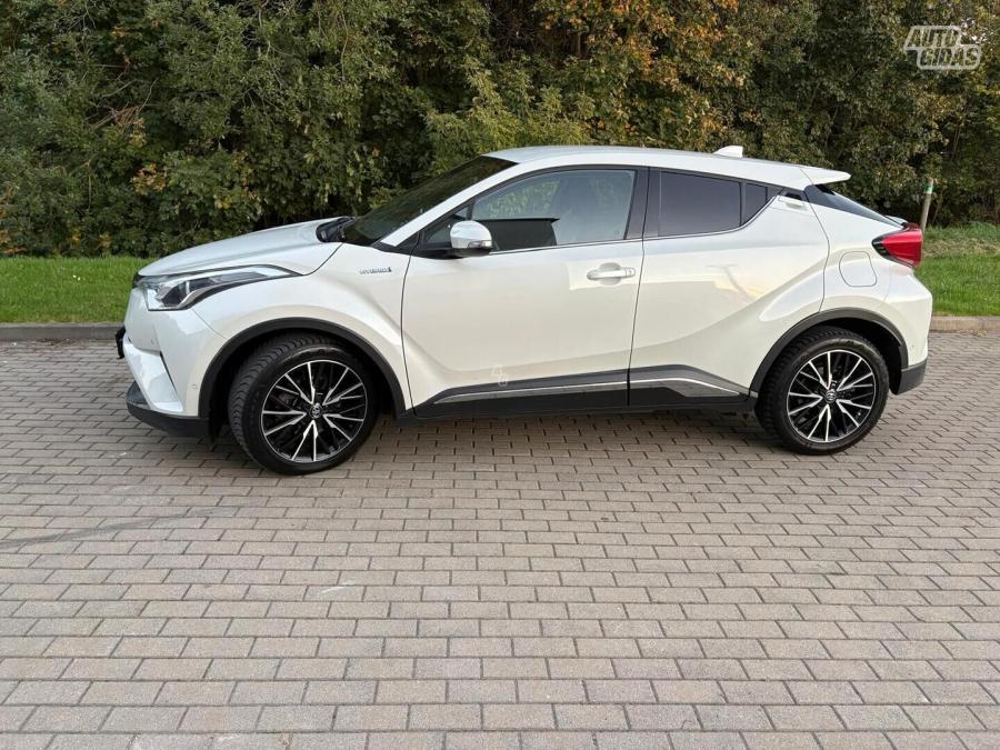 Balts Toyota C-HR 2017 Viļņa, ar dzinēja tilpumu 1.80 L un nobraukumu 126 tūkst. km par 16000 €, foto 11 vietnē AUTOMOTO.COM.LV