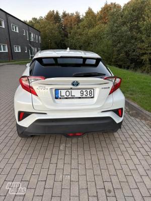 Balts Toyota C-HR 2017 Viļņa, ar dzinēja tilpumu 1.80 L un nobraukumu 126 tūkst. km par 16000 €, foto 12 vietnē AUTOMOTO.COM.LV