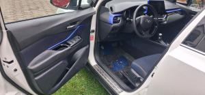 White Toyota C-HR 2017 in Pasvalys, with an engine capacity of 1.80 L and mileage of 155 thousand km for 15550 €, photo 13 on AUTOMOTO.COM.LV