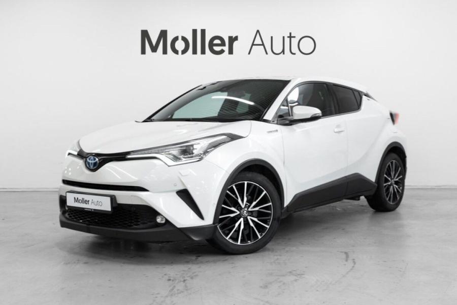 White Toyota C-HR 2017 in Vilnius, with an engine capacity of 1.80 L and mileage of 163 thousand km for 15700 €, photo 1 on AUTOMOTO.COM.LV