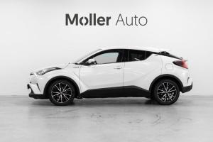White Toyota C-HR 2017 in Vilnius, with an engine capacity of 1.80 L and mileage of 163 thousand km for 15700 €, photo 3 on AUTOMOTO.COM.LV