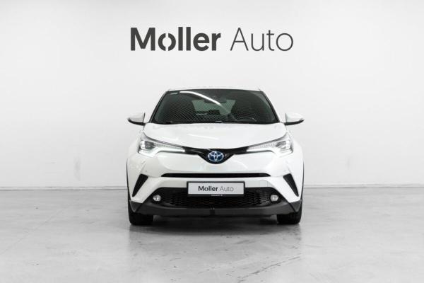 Белый Тойота C-HR 2017 в Вильнюс, объемом двигателя 1.80 л и пробегом 163 тыс. км за 15700 €, фото 6 на AUTOMOTO.COM.LV