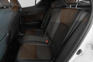 White Toyota C-HR 2017 in Vilnius, with an engine capacity of 1.80 L and mileage of 163 thousand km for 15700 €, photo 20 on AUTOMOTO.COM.LV