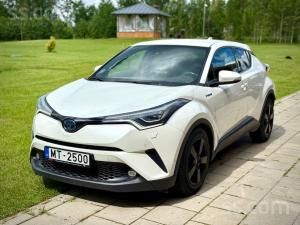 Balts Toyota C-HR 2018 Rīga, ar dzinēja tilpumu 1.80 L un nobraukumu 100 tūkst. km par 17200 €, foto 3 vietnē AUTOMOTO.COM.LV