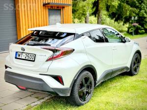 Balts Toyota C-HR 2018 Rīga, ar dzinēja tilpumu 1.80 L un nobraukumu 100 tūkst. km par 17200 €, foto 7 vietnē AUTOMOTO.COM.LV
