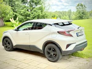 Balts Toyota C-HR 2018 Rīga, ar dzinēja tilpumu 1.80 L un nobraukumu 100 tūkst. km par 17200 €, foto 9 vietnē AUTOMOTO.COM.LV