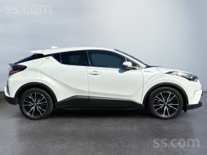 Balts Toyota C-HR 2018 Rīga, ar dzinēja tilpumu 1.80 L un nobraukumu 101 tūkst. km par 18400 €, foto 6 vietnē AUTOMOTO.COM.LV