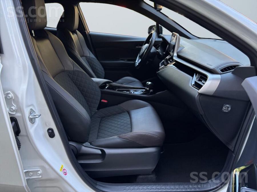 Balts Toyota C-HR 2018 Rīga, ar dzinēja tilpumu 1.80 L un nobraukumu 101 tūkst. km par 18400 €, foto 15 vietnē AUTOMOTO.COM.LV
