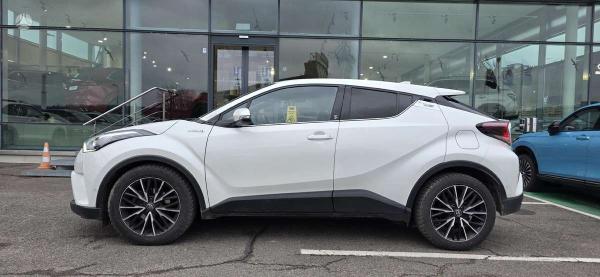 Balts Toyota C-HR 2018 Viļņa, ar dzinēja tilpumu 1.80 L un nobraukumu 68 tūkst. km par 18650 €, foto 6 vietnē AUTOMOTO.COM.LV