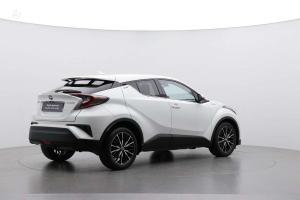 White Toyota C-HR 2018 in Vilnius, with an engine capacity of 1.80 L and mileage of 110 thousand km for 19900 €, photo 3 on AUTOMOTO.COM.LV