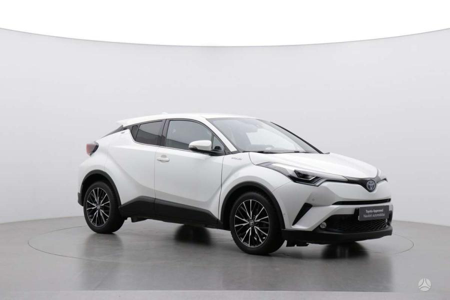 White Toyota C-HR 2018 in Vilnius, with an engine capacity of 1.80 L and mileage of 110 thousand km for 19900 €, photo 19 on AUTOMOTO.COM.LV