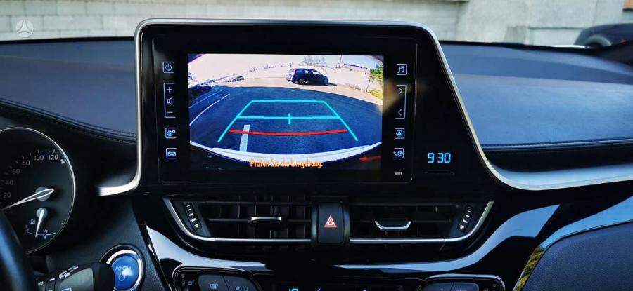 Balts Toyota C-HR 2018 Viļņa, ar dzinēja tilpumu 1.80 L un nobraukumu 68 tūkst. km par 18650 €, foto 10 vietnē AUTOMOTO.COM.LV