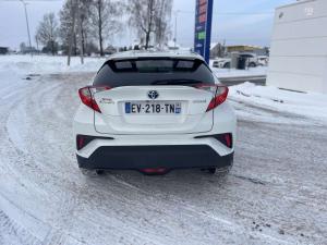 White Toyota C-HR 2018 in Taurage, with an engine capacity of 1.80 L and mileage of 154 thousand km for 12200 €, photo 5 on AUTOMOTO.COM.LV