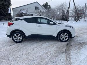 White Toyota C-HR 2018 in Taurage, with an engine capacity of 1.80 L and mileage of 154 thousand km for 12200 €, photo 8 on AUTOMOTO.COM.LV