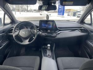 White Toyota C-HR 2018 in Taurage, with an engine capacity of 1.80 L and mileage of 154 thousand km for 12200 €, photo 9 on AUTOMOTO.COM.LV