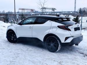 White Toyota C-HR 2018 in Siauliai, with an engine capacity of 1.80 L and mileage of 130 thousand km for 15900 €, photo 5 on AUTOMOTO.COM.LV