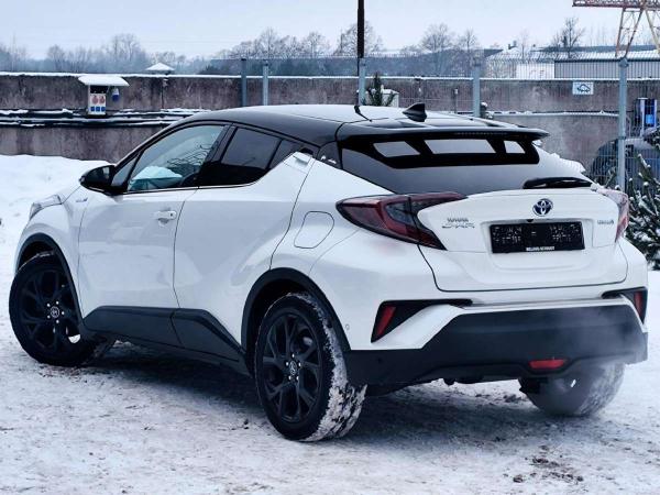 Белый Тойота C-HR 2018 в Шяуляй, объемом двигателя 1.80 л и пробегом 130 тыс. км за 15900 €, фото 6 на AUTOMOTO.COM.LV