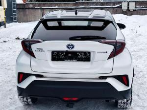 White Toyota C-HR 2018 in Siauliai, with an engine capacity of 1.80 L and mileage of 130 thousand km for 15900 €, photo 7 on AUTOMOTO.COM.LV