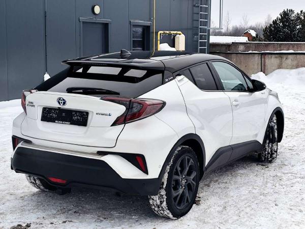 Белый Тойота C-HR 2018 в Шяуляй, объемом двигателя 1.80 л и пробегом 130 тыс. км за 15900 €, фото 8 на AUTOMOTO.COM.LV
