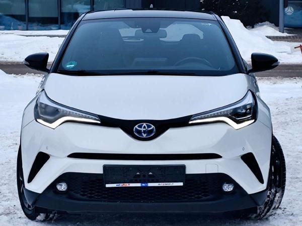 Белый Тойота C-HR 2018 в Шяуляй, объемом двигателя 1.80 л и пробегом 130 тыс. км за 15900 €, фото 9 на AUTOMOTO.COM.LV