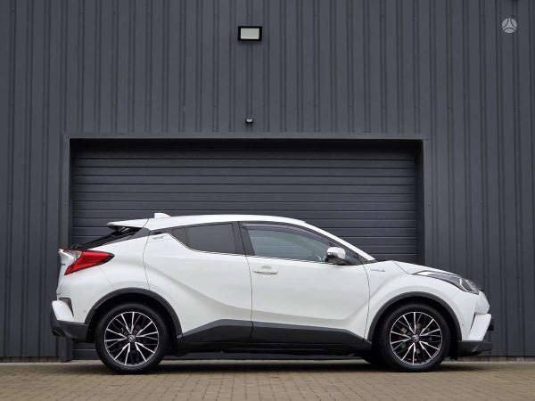 Белый Тойота C-HR 2018 в Каунас, объемом двигателя 1.80 л и пробегом 203 тыс. км за 15250 €, фото 8 на AUTOMOTO.COM.LV