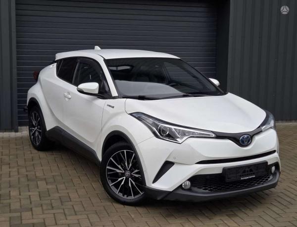 Белый Тойота C-HR 2018 в Каунас, объемом двигателя 1.80 л и пробегом 203 тыс. км за 15250 €, фото 1 на AUTOMOTO.COM.LV