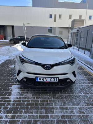Белый Тойота C-HR 2018 в Вильнюс, объемом двигателя 1.80 л и пробегом 101 тыс. км за 16900 €, фото 5 на AUTOMOTO.COM.LV
