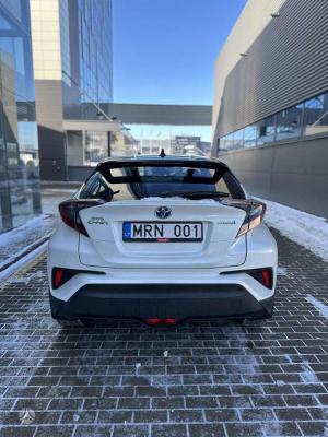 Белый Тойота C-HR 2018 в Вильнюс, объемом двигателя 1.80 л и пробегом 101 тыс. км за 16900 €, фото 6 на AUTOMOTO.COM.LV