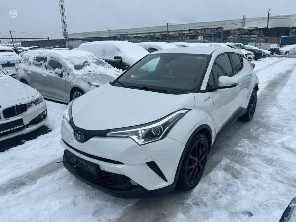 Balts Toyota C-HR 2018 Kauņa, ar dzinēja tilpumu 1.80 L un nobraukumu 149 tūkst. km par 16200 €, foto 3 vietnē AUTOMOTO.COM.LV