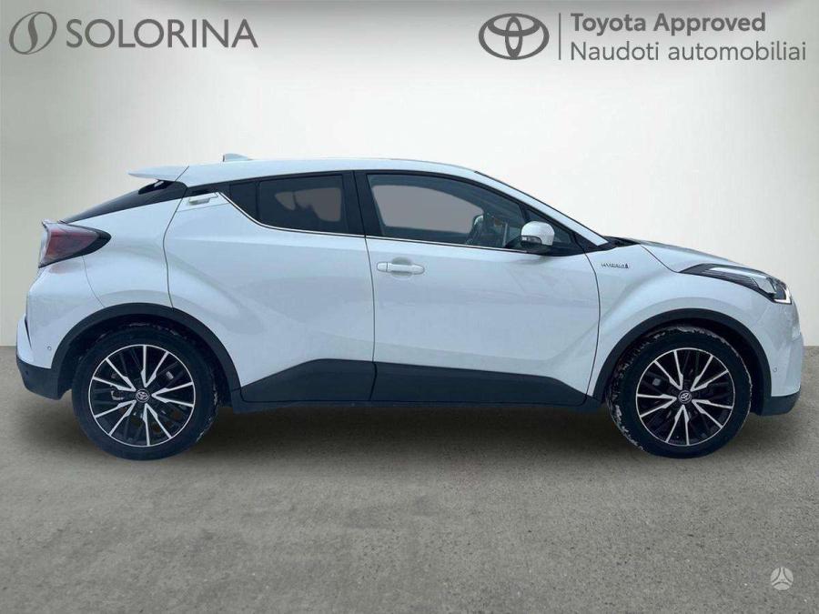Белый Тойота C-HR 2018 в Клайпеда, объемом двигателя 1.80 л и пробегом 75 тыс. км за 19900 €, фото 16 на AUTOMOTO.COM.LV