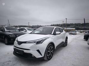 Белый Тойота C-HR 2018 в Вильнюс, объемом двигателя 1.80 л и пробегом 151 тыс. км за 16500 €, фото  на AUTOMOTO.COM.LV