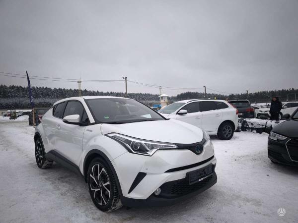 Balts Toyota C-HR 2018 Viļņa, ar dzinēja tilpumu 1.80 L un nobraukumu 151 tūkst. km par 16500 €, foto 3 vietnē AUTOMOTO.COM.LV