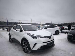 Белый Тойота C-HR 2018 в Вильнюс, объемом двигателя 1.80 л и пробегом 151 тыс. км за 16500 €, фото 3 на AUTOMOTO.COM.LV
