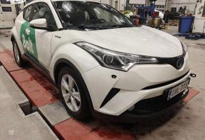 Белый Тойота C-HR 2018 в Вильнюс, объемом двигателя 1.80 л и пробегом 290 тыс. км за 10406 €, фото  на AUTOMOTO.COM.LV