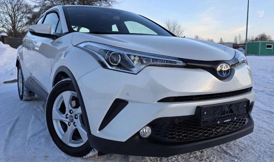 Balts Toyota C-HR 2018 Šauļi, ar dzinēja tilpumu 1.80 L un nobraukumu 180 tūkst. km par 14200 €, foto 9 vietnē AUTOMOTO.COM.LV