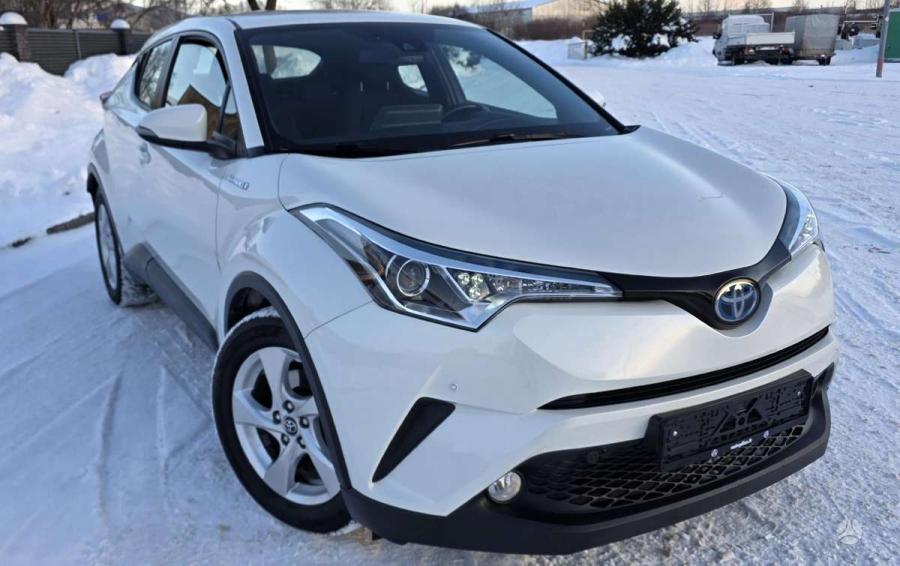 Balts Toyota C-HR 2018 Šauļi, ar dzinēja tilpumu 1.80 L un nobraukumu 180 tūkst. km par 14200 €, foto 10 vietnē AUTOMOTO.COM.LV