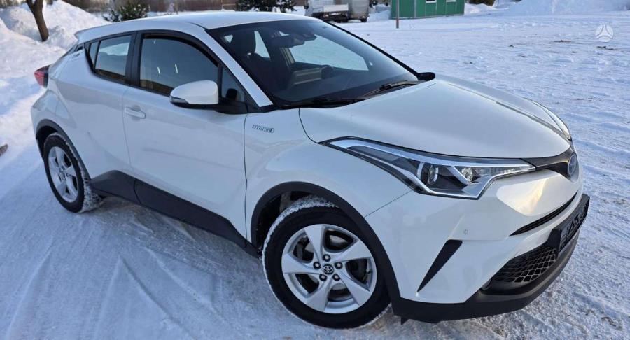 Balts Toyota C-HR 2018 Šauļi, ar dzinēja tilpumu 1.80 L un nobraukumu 180 tūkst. km par 14200 €, foto 11 vietnē AUTOMOTO.COM.LV